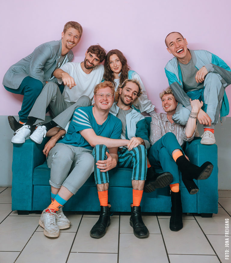 MAKE A MOVE – official website